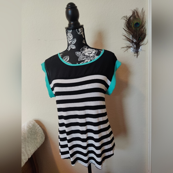 a'gaci | Tops | Agaci Agaci Agaci Sleeveless Striped Black White Blouse ...